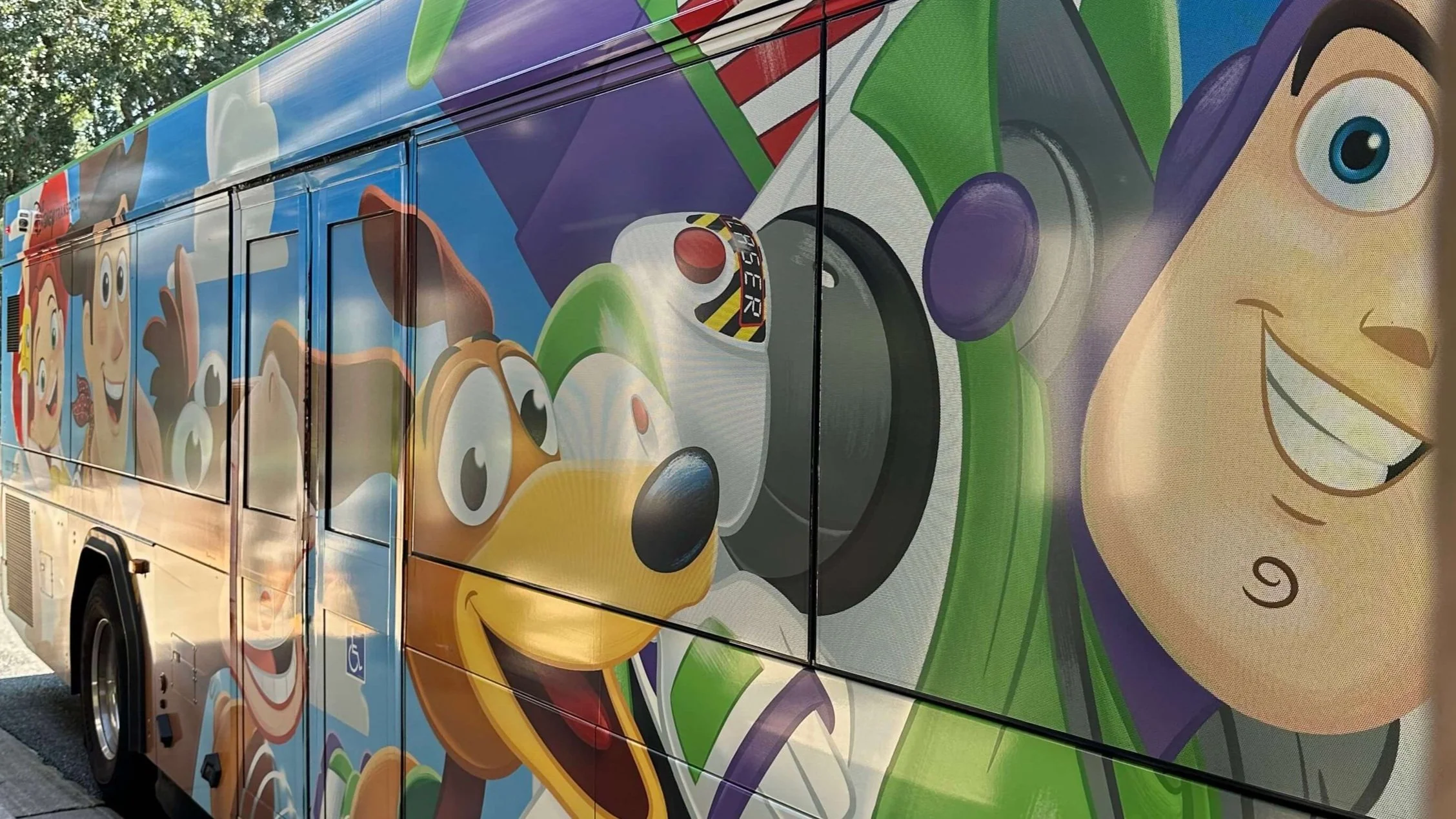 How to use bus transportation at Walt Disney World resorts and theme parks