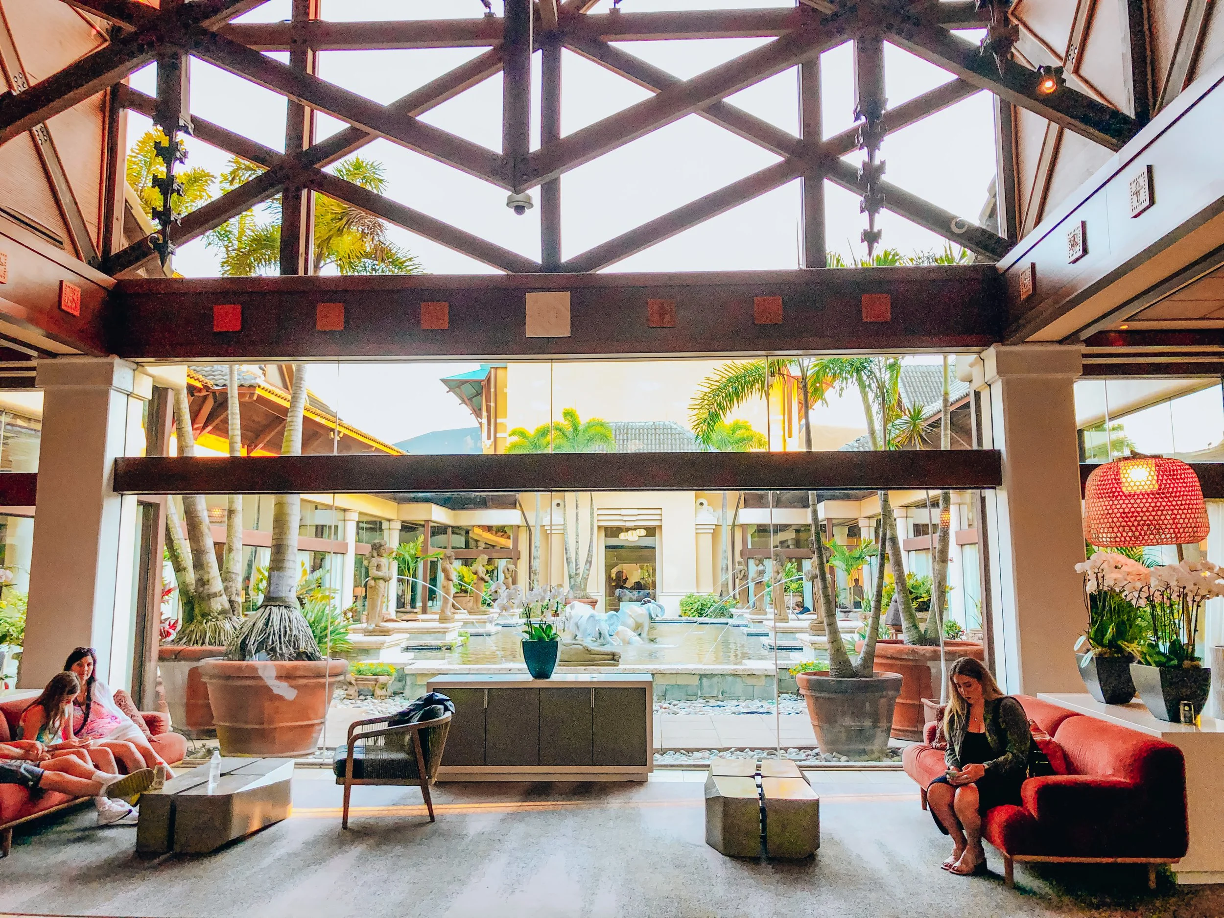 Universal Orlando Loews Royal Pacific Resort Guide