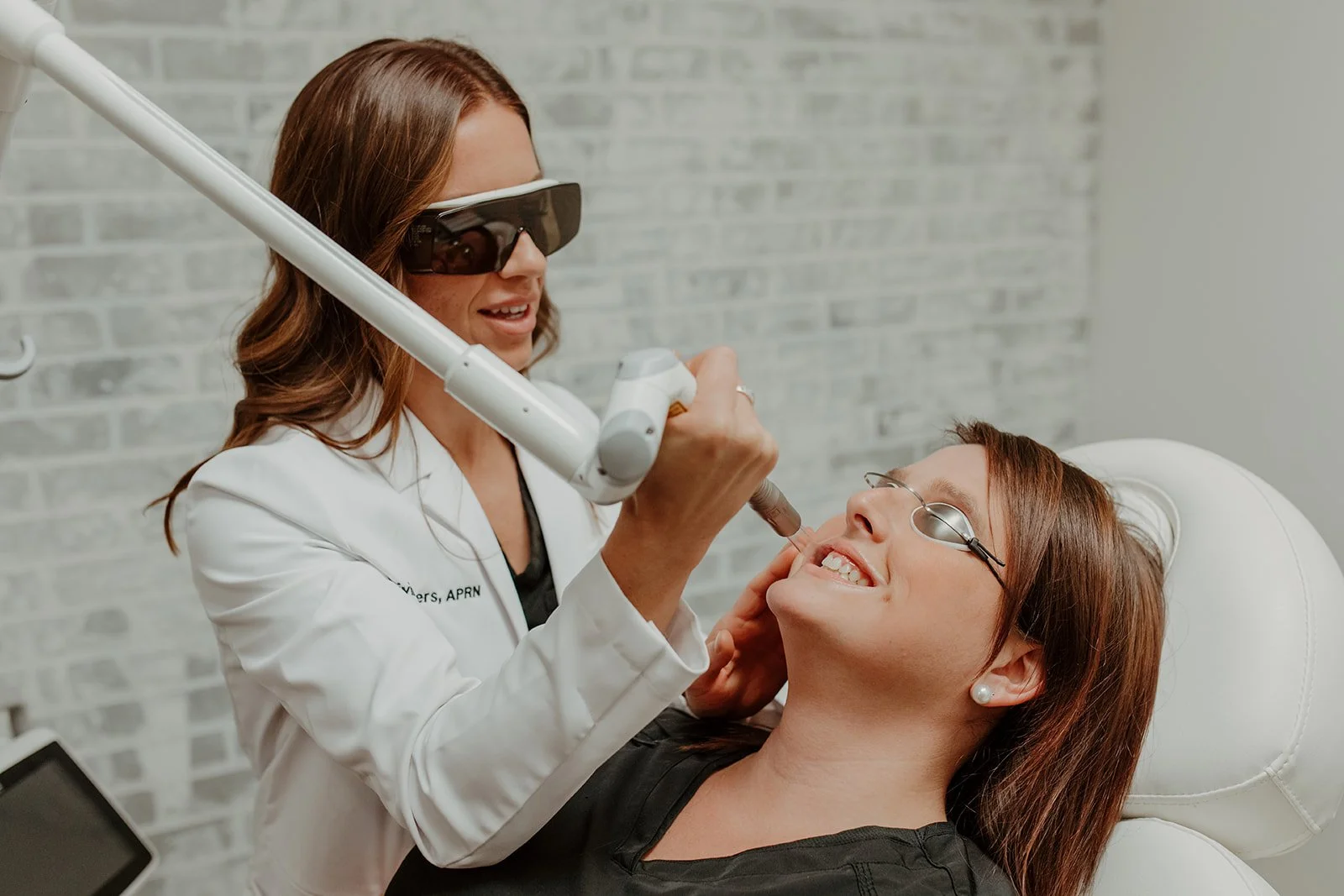 FaceLift Non Surgical Procedure - Louisville, Kentucky — Elivate Wellness