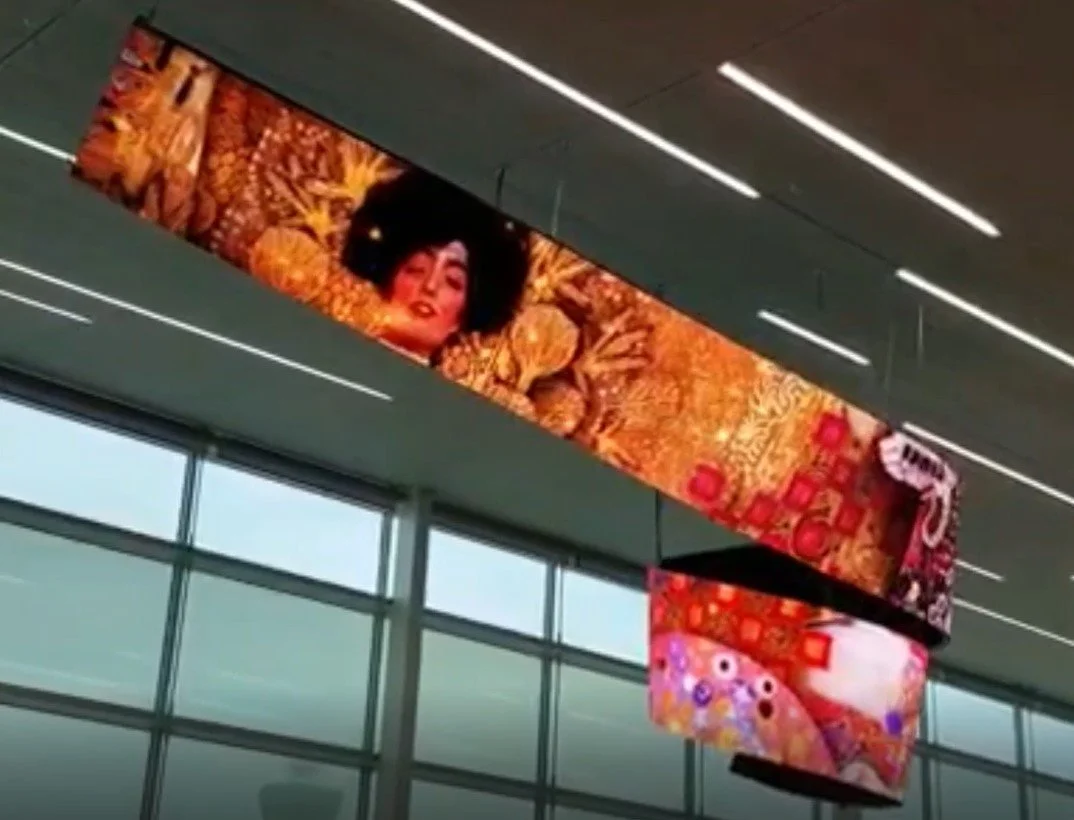 Marketing Curved Digital Displays