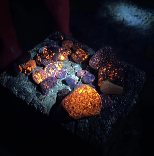 Marquette Adventures Charters - Yooperlite Rock Hunting - Fluorescent ...
