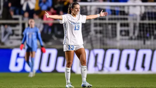 Houston Dash sign North Carolina forward Kate Faasse — Bayou City Soccer