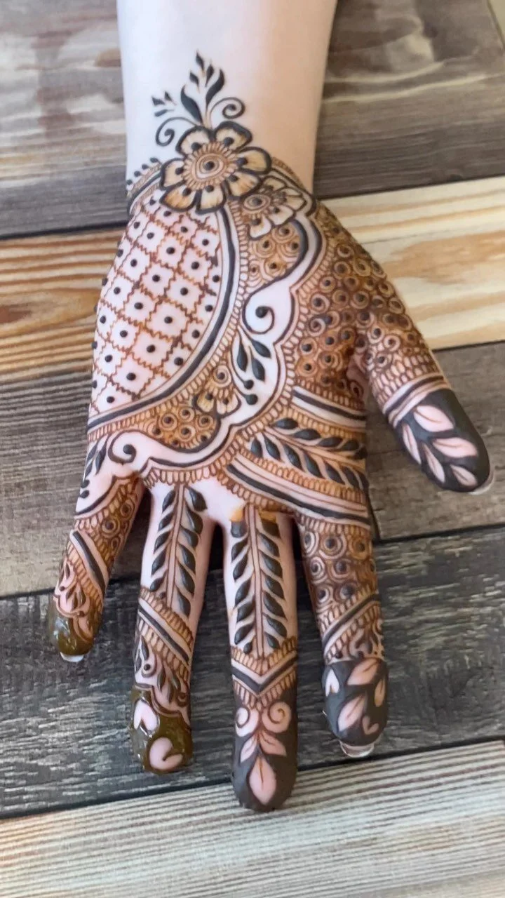 Hala Maria | Henna Artist