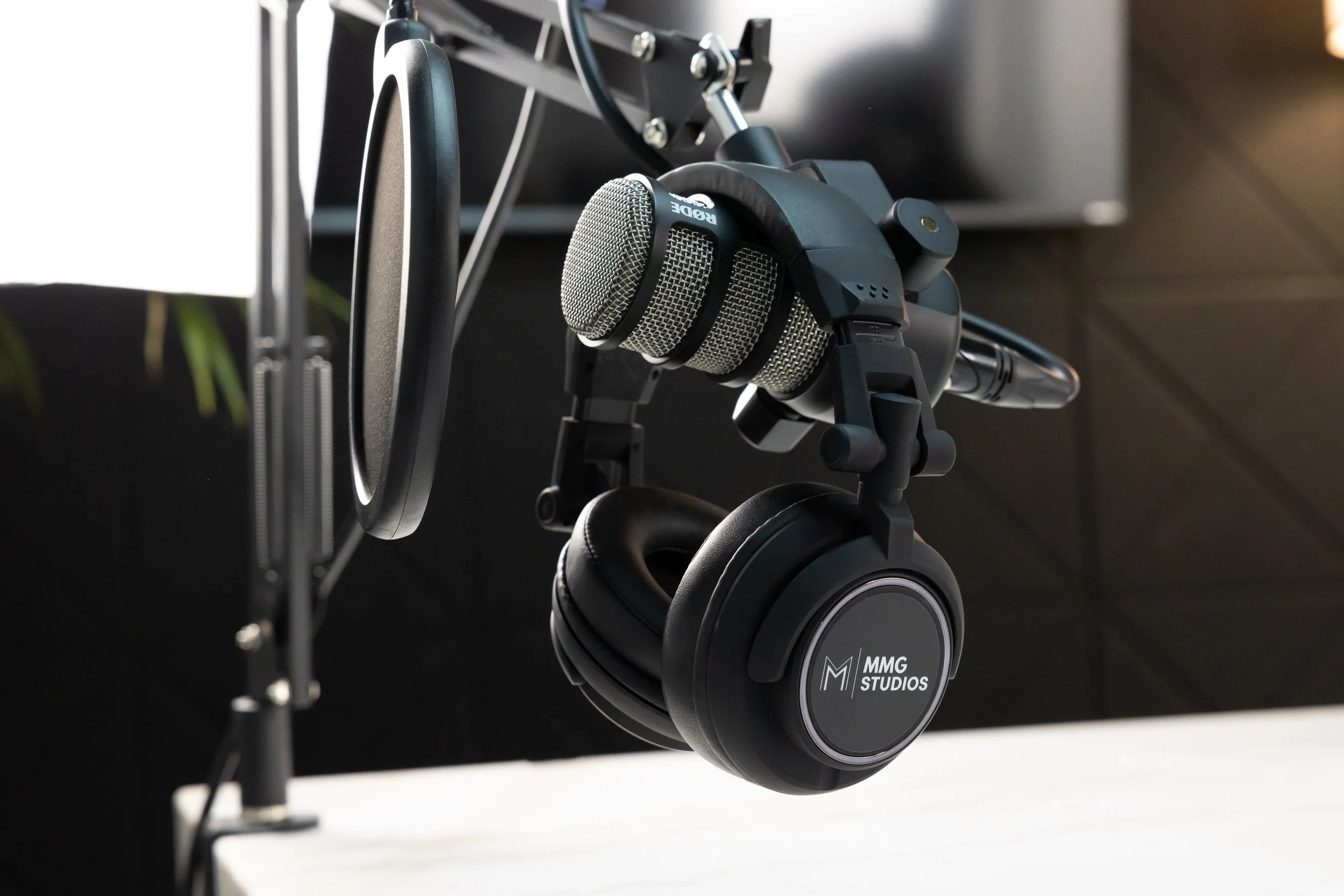 Podcast Studio — MMG STUDIOS