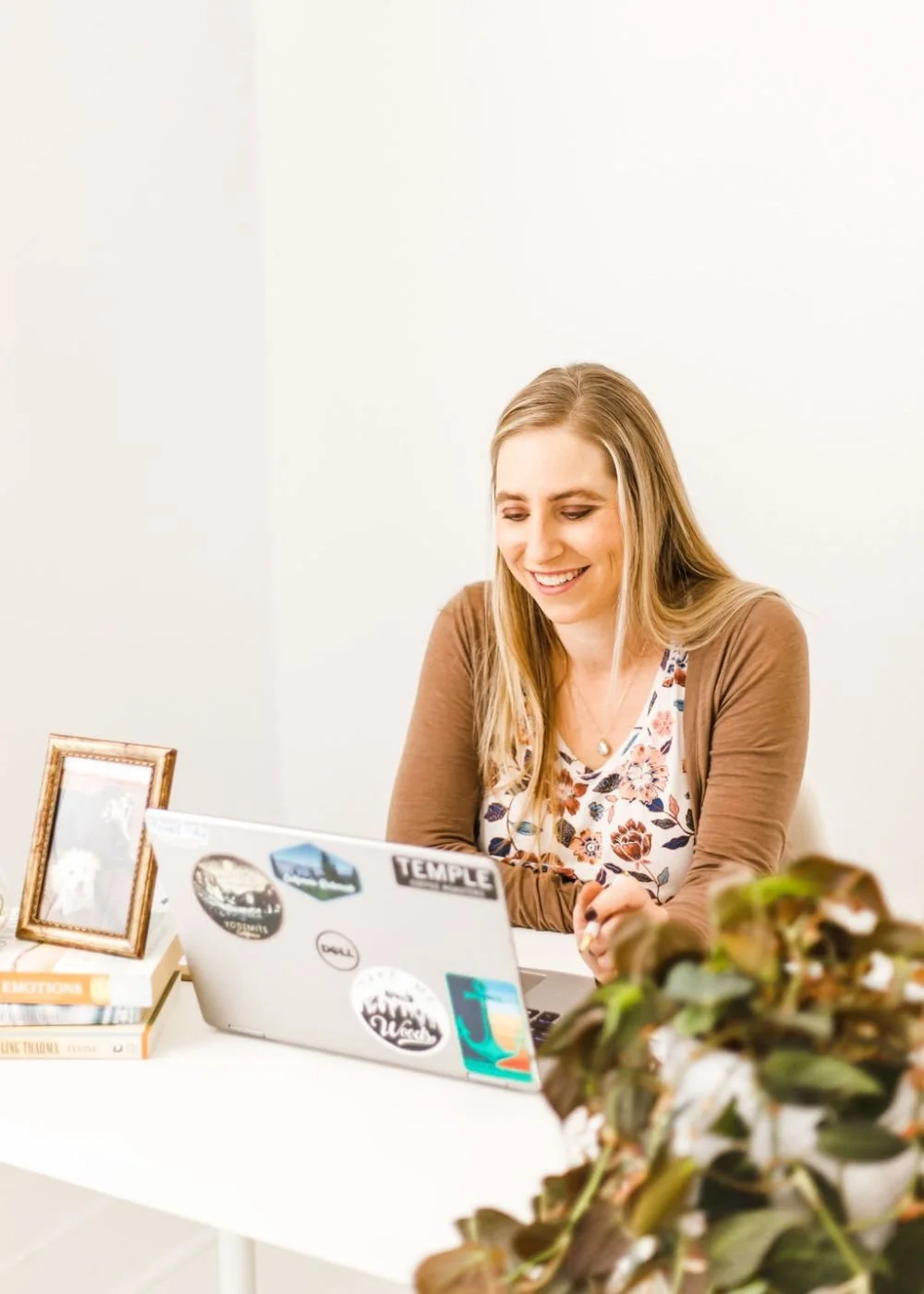Therapy for Adults | Roseville and Across CA, AZ, & ID | Modern Sessions