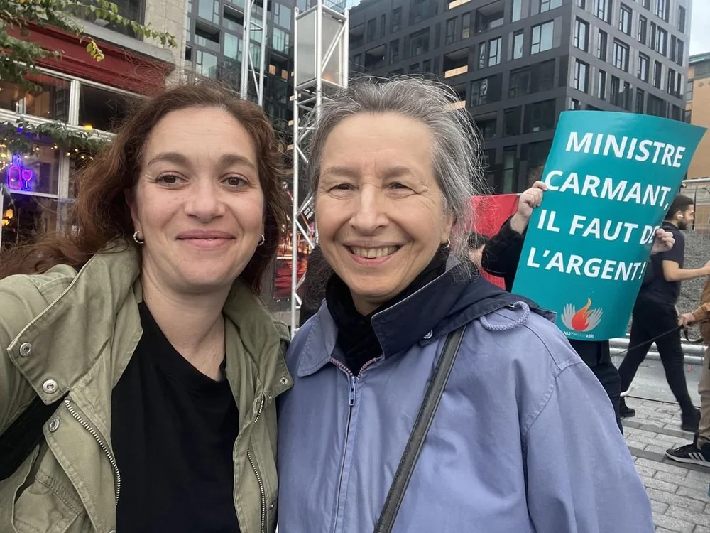 Visite à la rue des femmes - visit at la rue des femmes — Elisabeth Prass