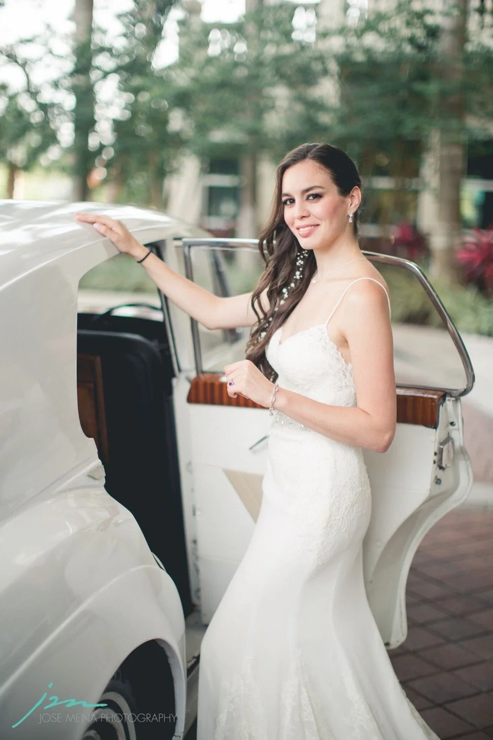 About us — SCHARON ISSE MAKEUP & HAIR