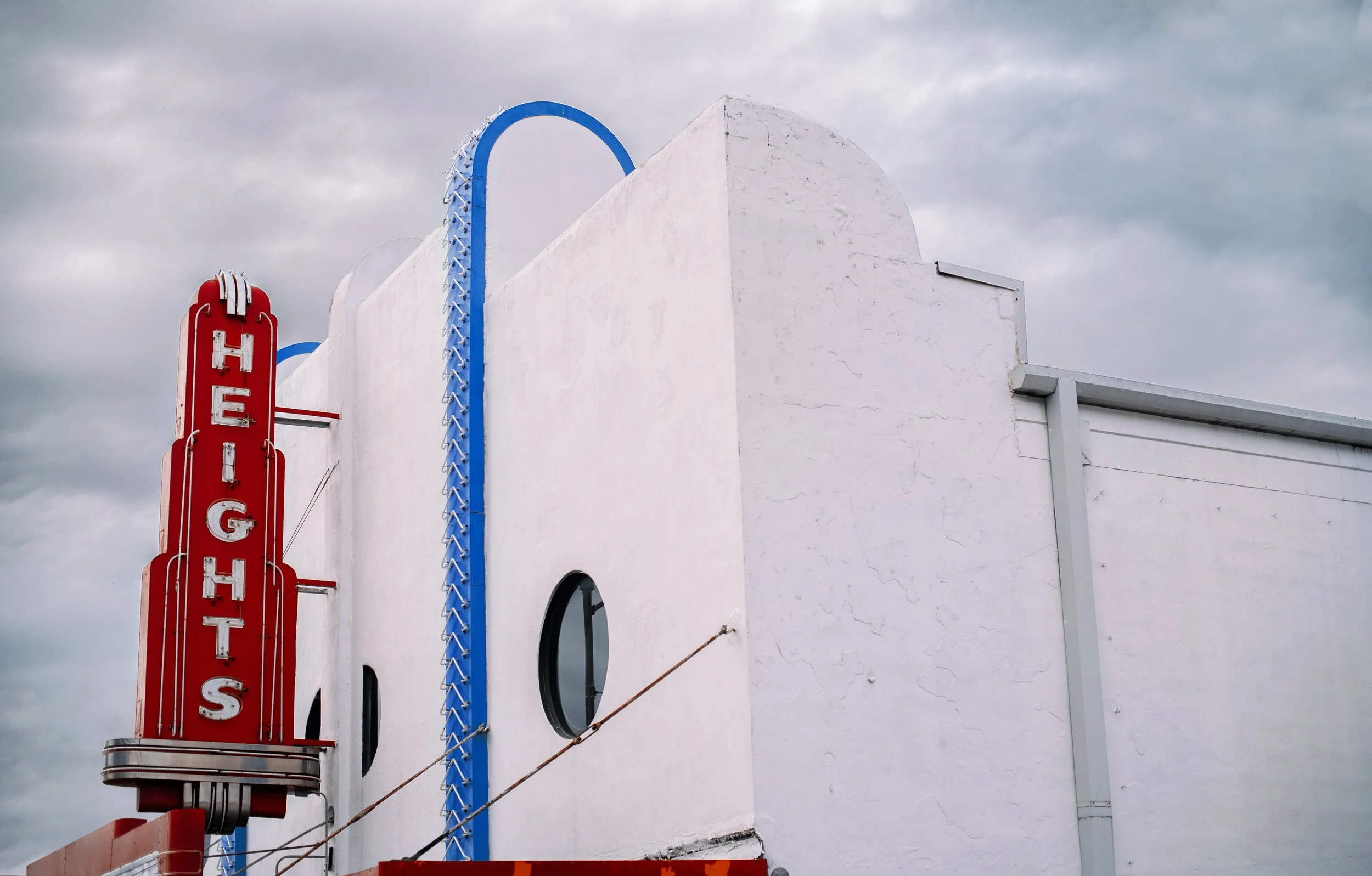 The Building — THE WHITE OAK