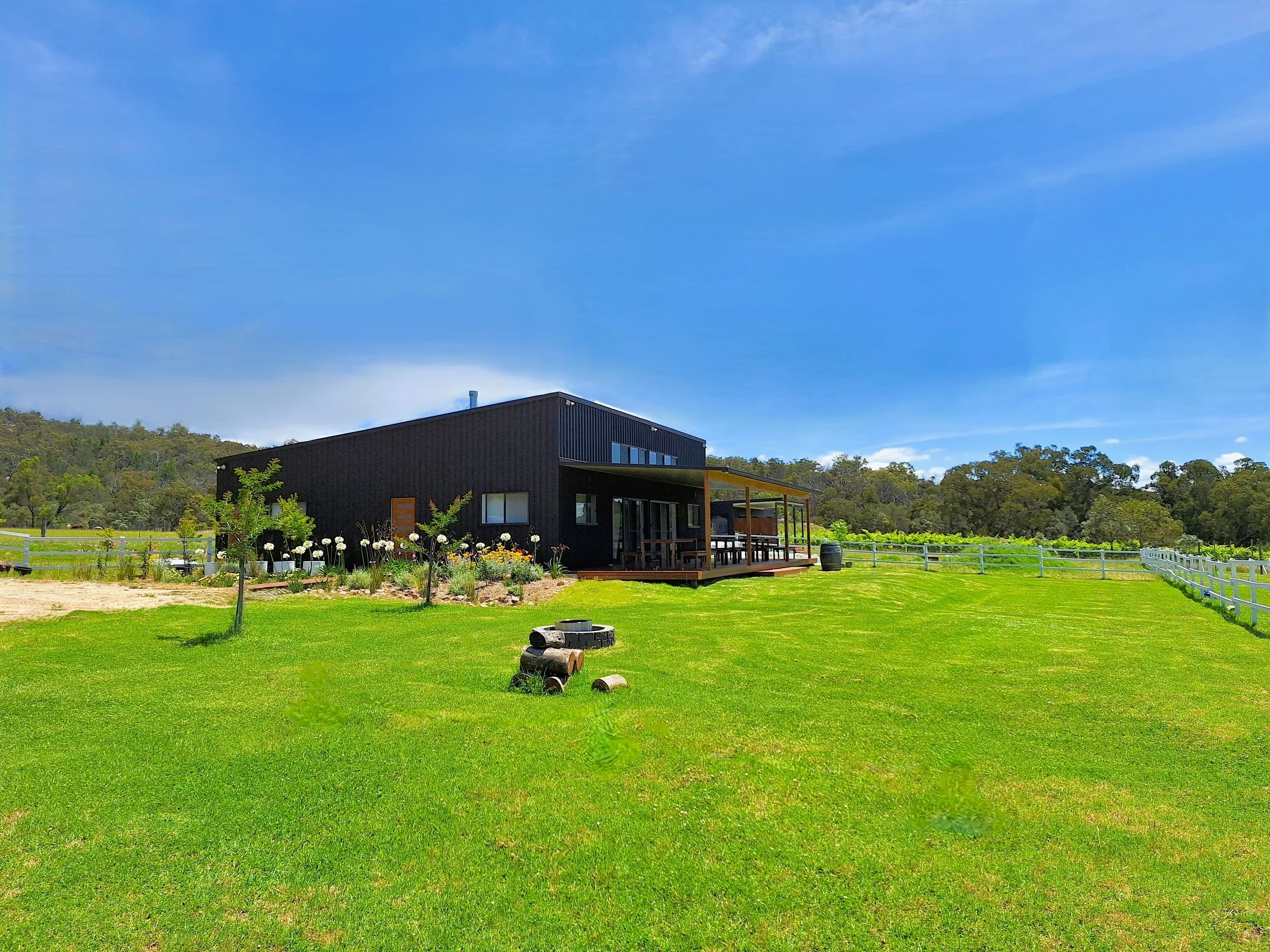 THE GINYARD