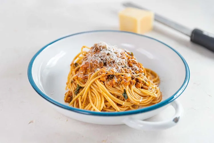 Spaghetti Bolognese — Good Chef Bad Chef
