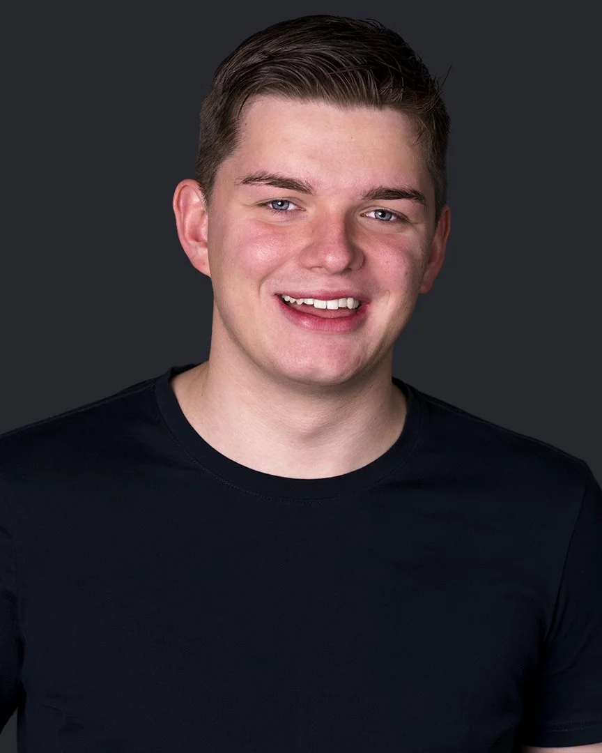 Hamish York Wells. Actor, Singer, Dancer.