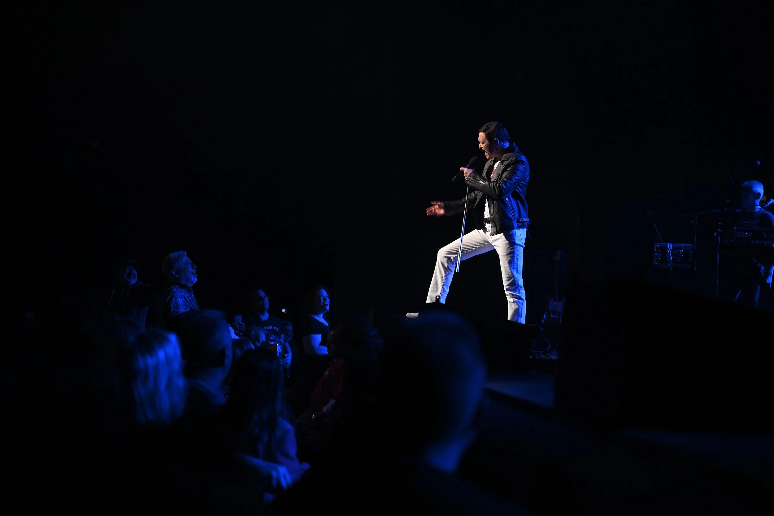 Gary Mullen — One Night of Queen