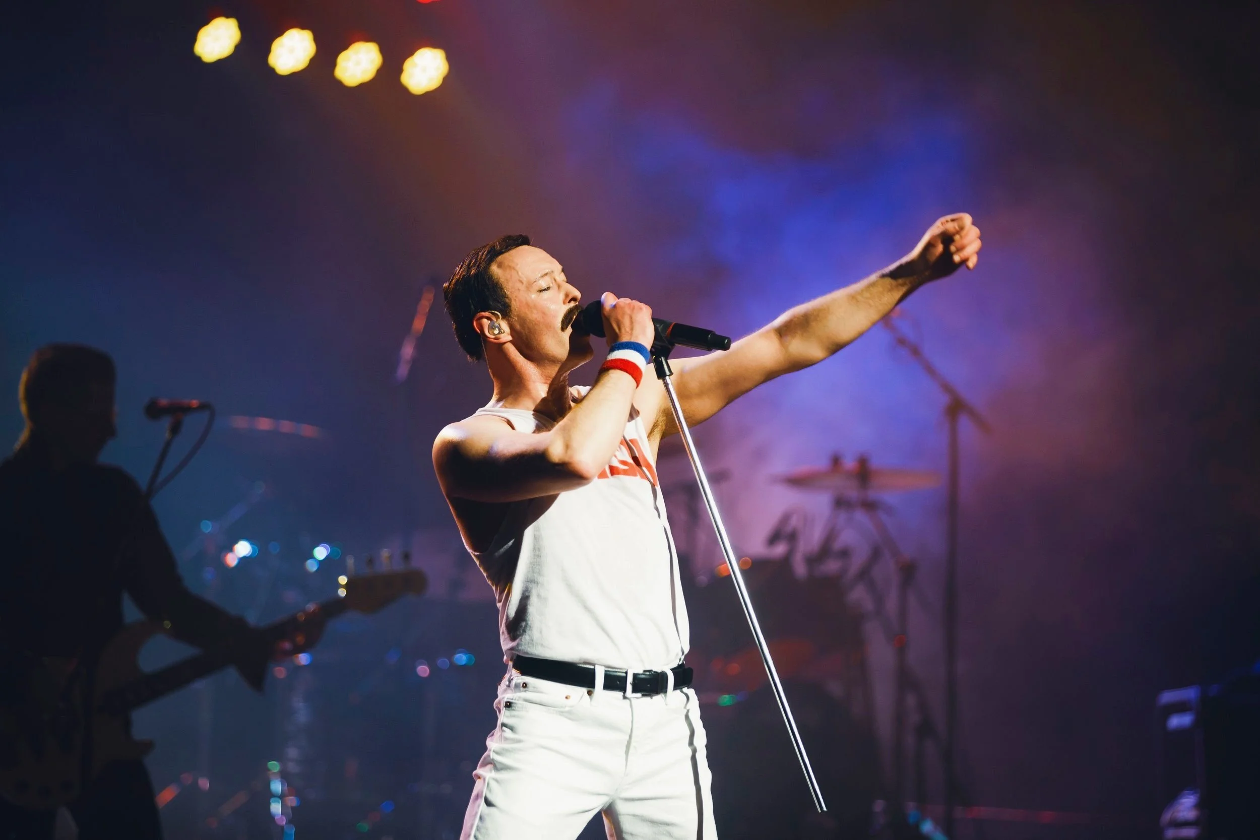 Gary Mullen — One Night of Queen