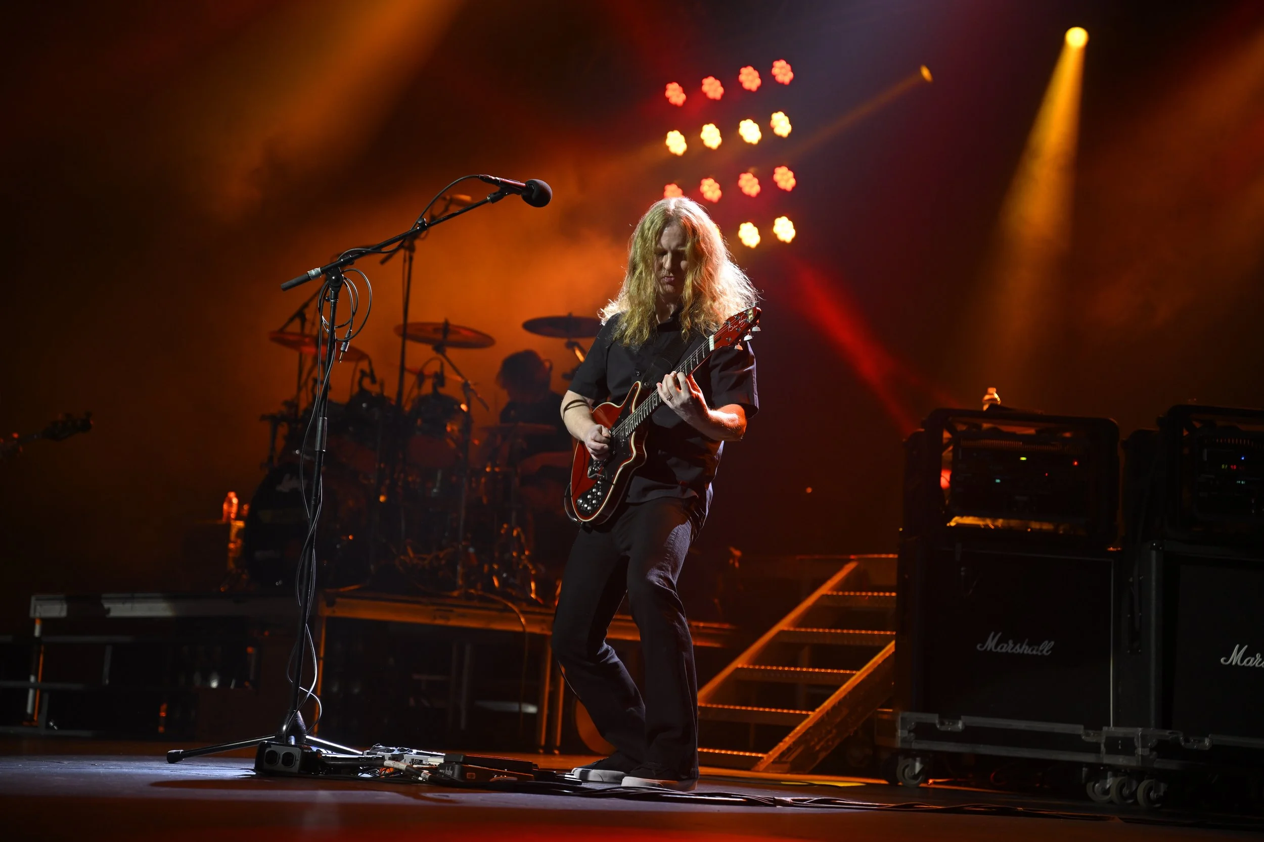 About Us — One Night of Queen