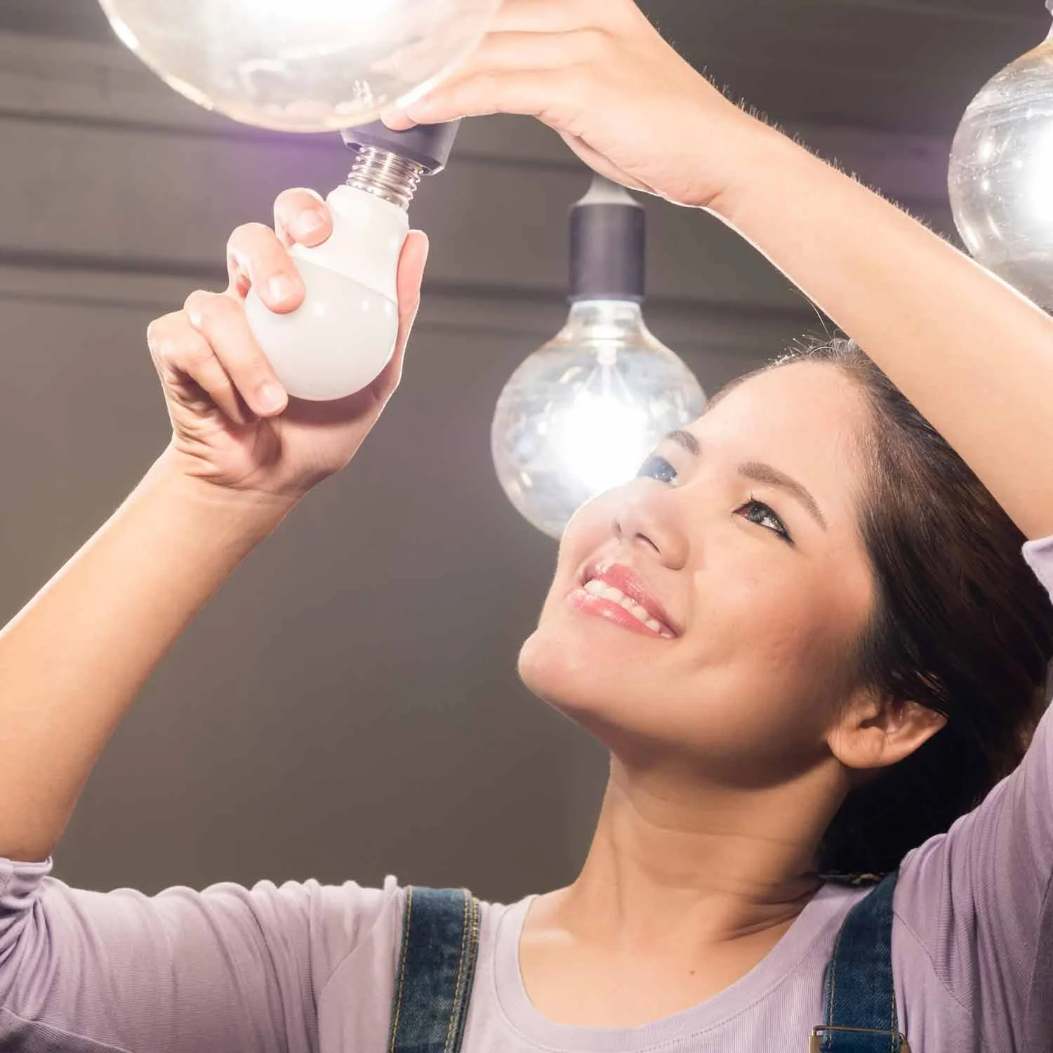 How to Dispose of Fluorescent Bulbs: A Guide to Safe and Responsible ...
