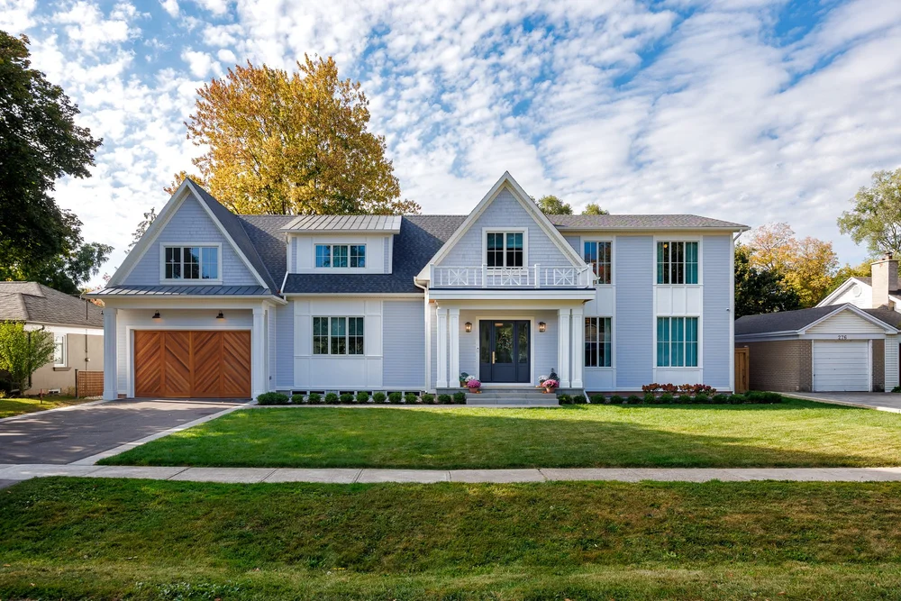 TRADITIONAL OAK — Oak Bay Homes Co.