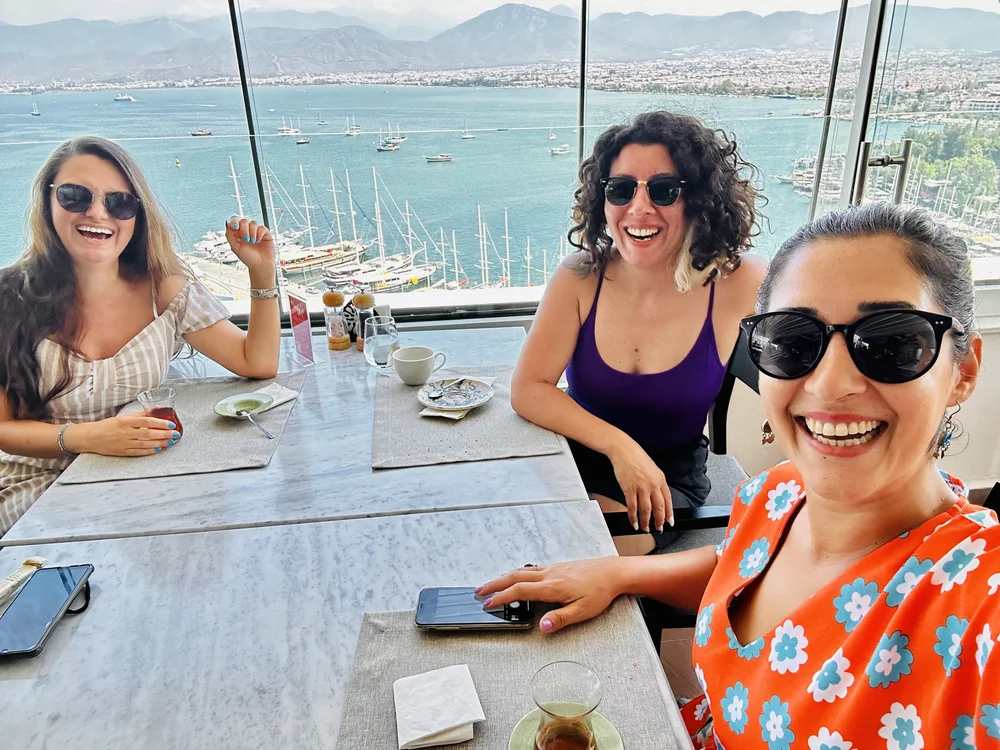 Women Travel to Turkey - Female Tour Guide in Istanbul