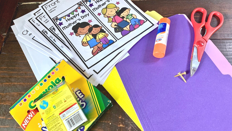 An Easy Mother's Day Crafts That You Can Do in the Classroom — Trina ...