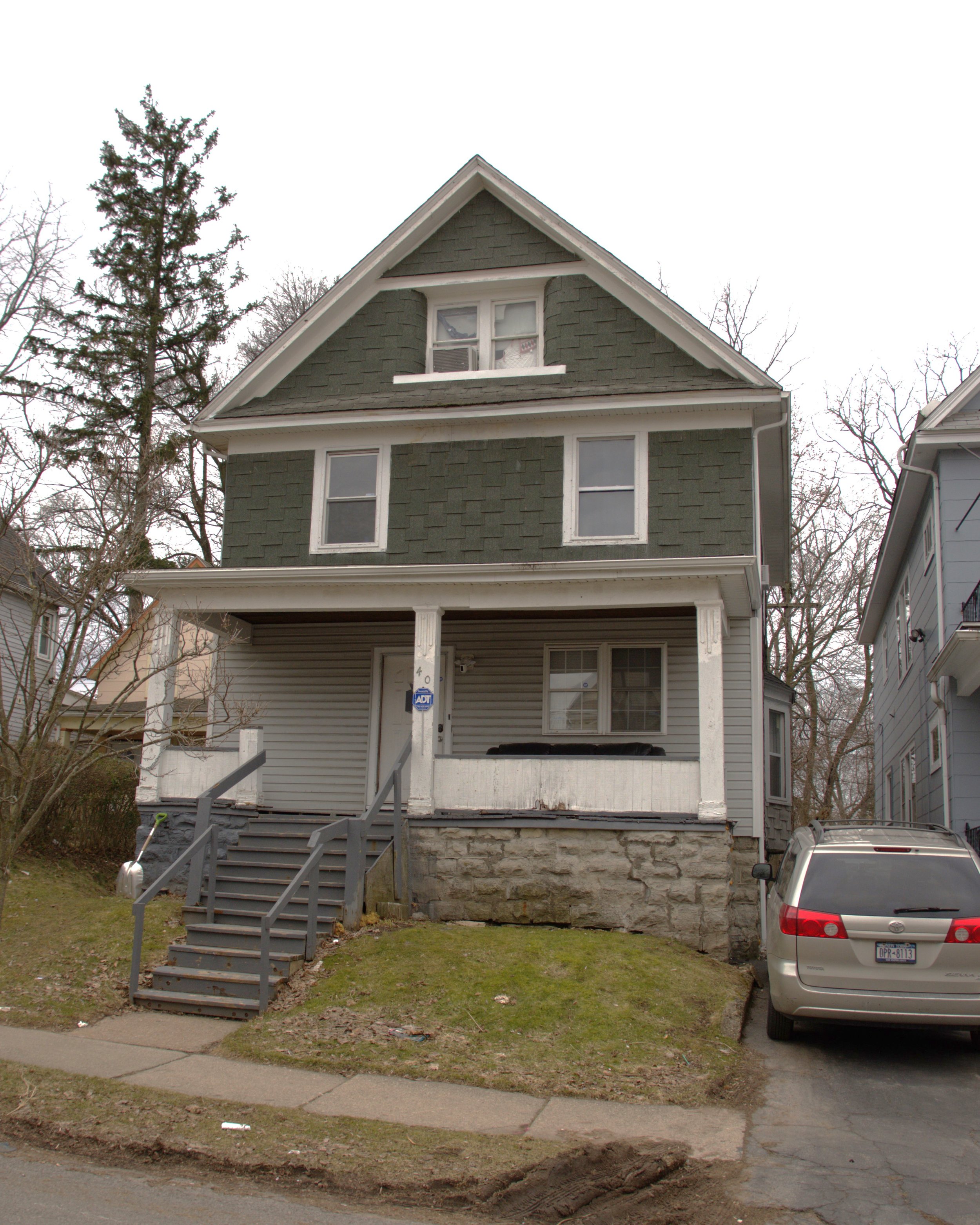 Off Campus Housing — Yuni Homes