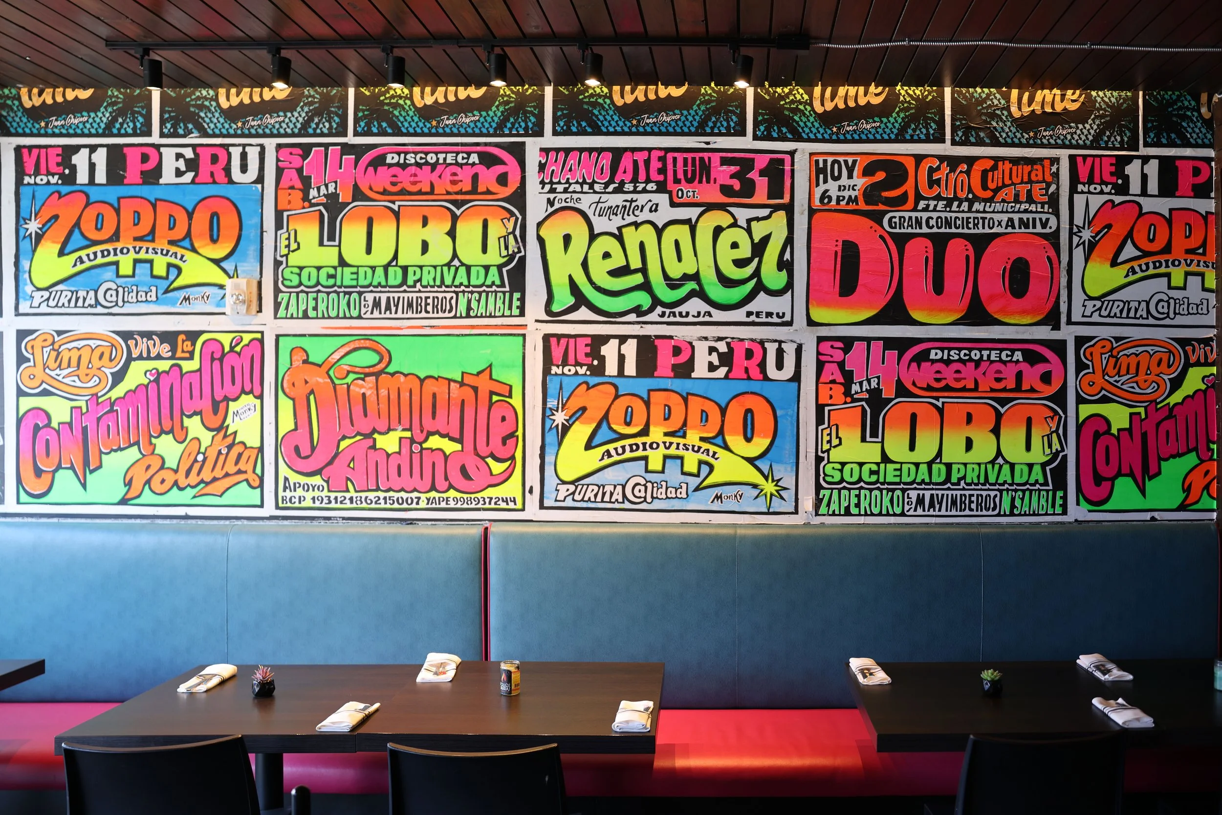 Gallery 1 — Pollos & Jarras