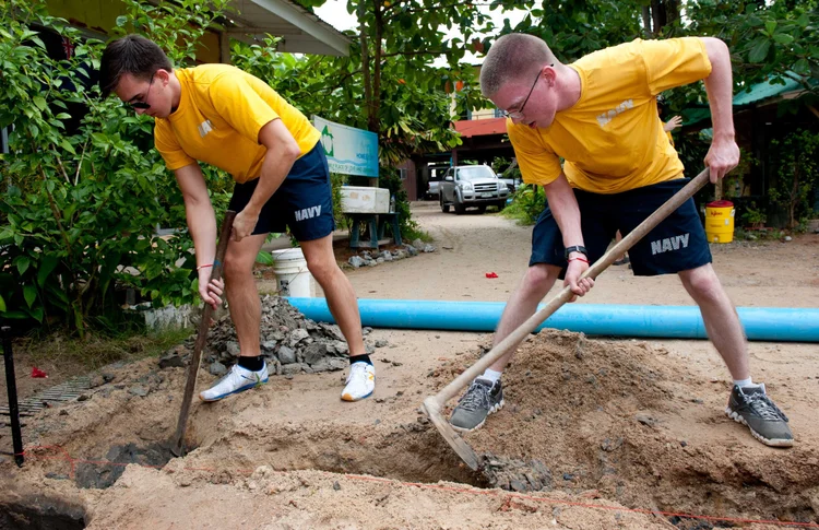 25 Community Service Ideas for High School Students — Inspirit AI