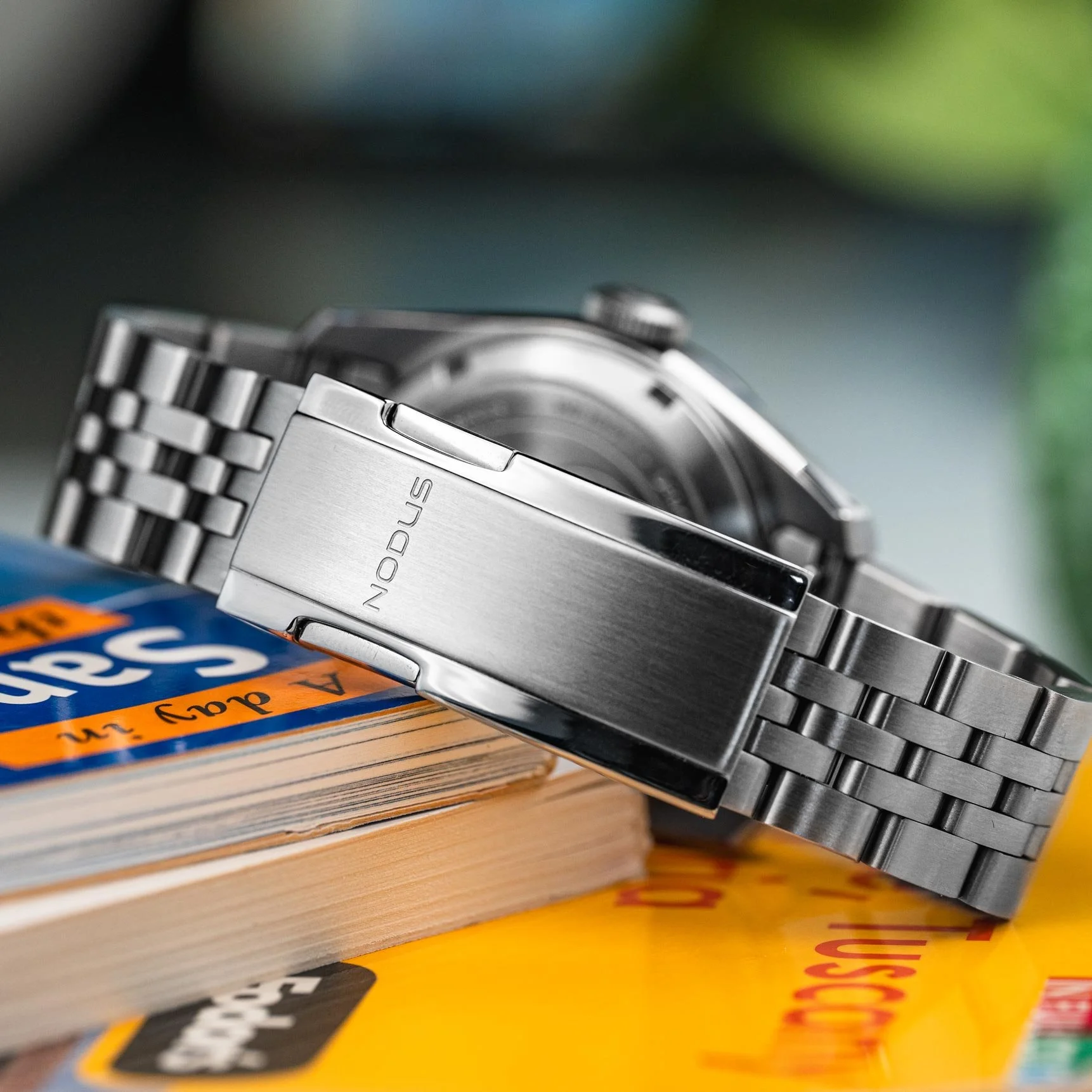 Sector GMT — Nodus Watches