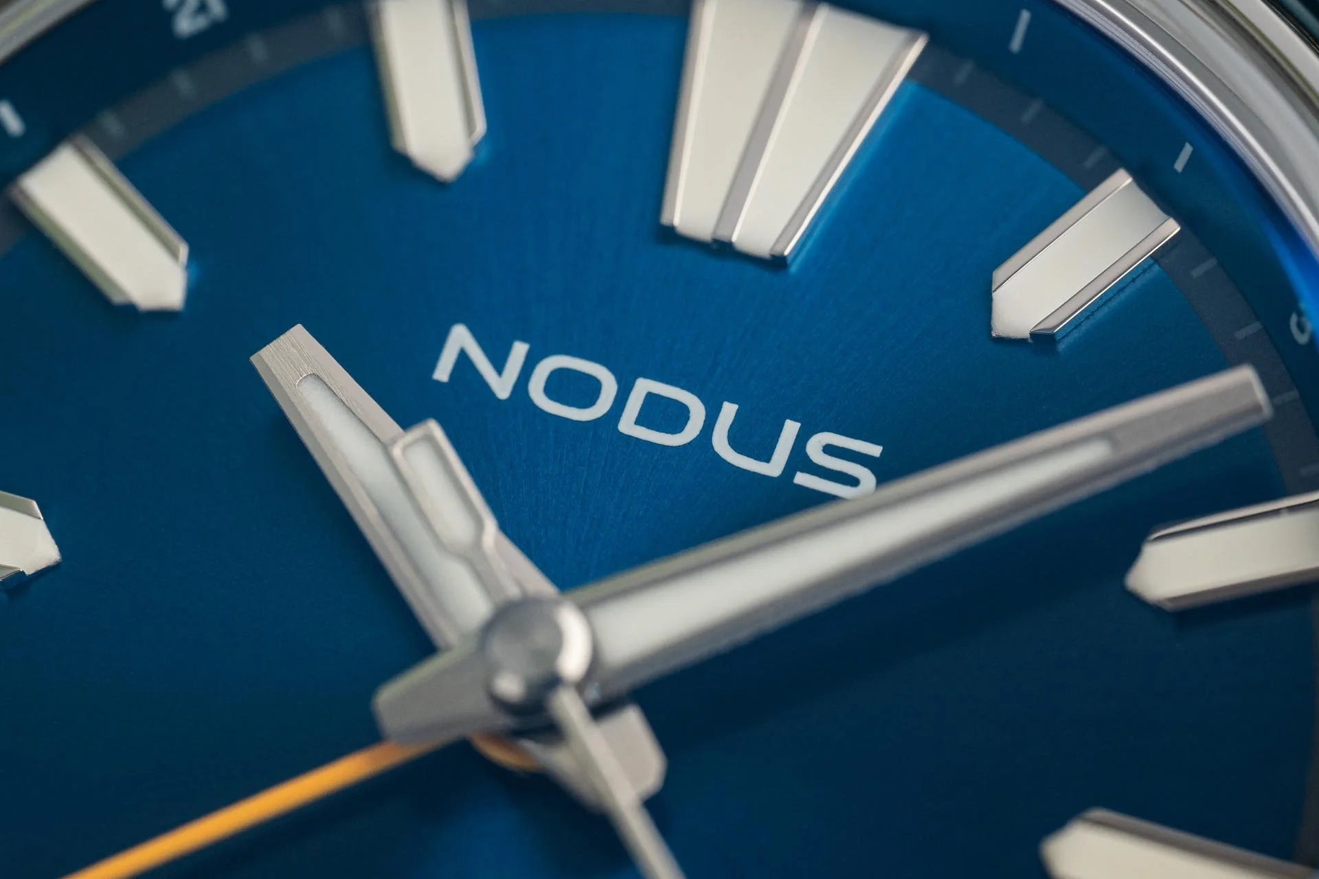 Contrail GMT — Nodus Watches