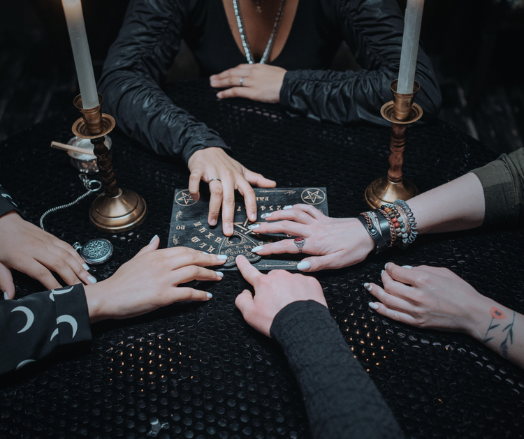 How to use a Ouija board — Reliquary & Curios