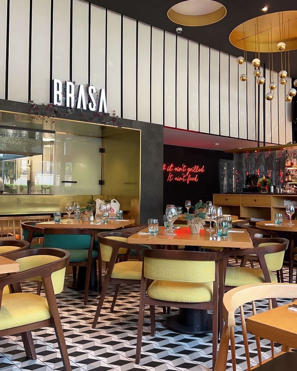 10 Restaurants With The Best Ambiance In Accra — Indigenous Foreigner