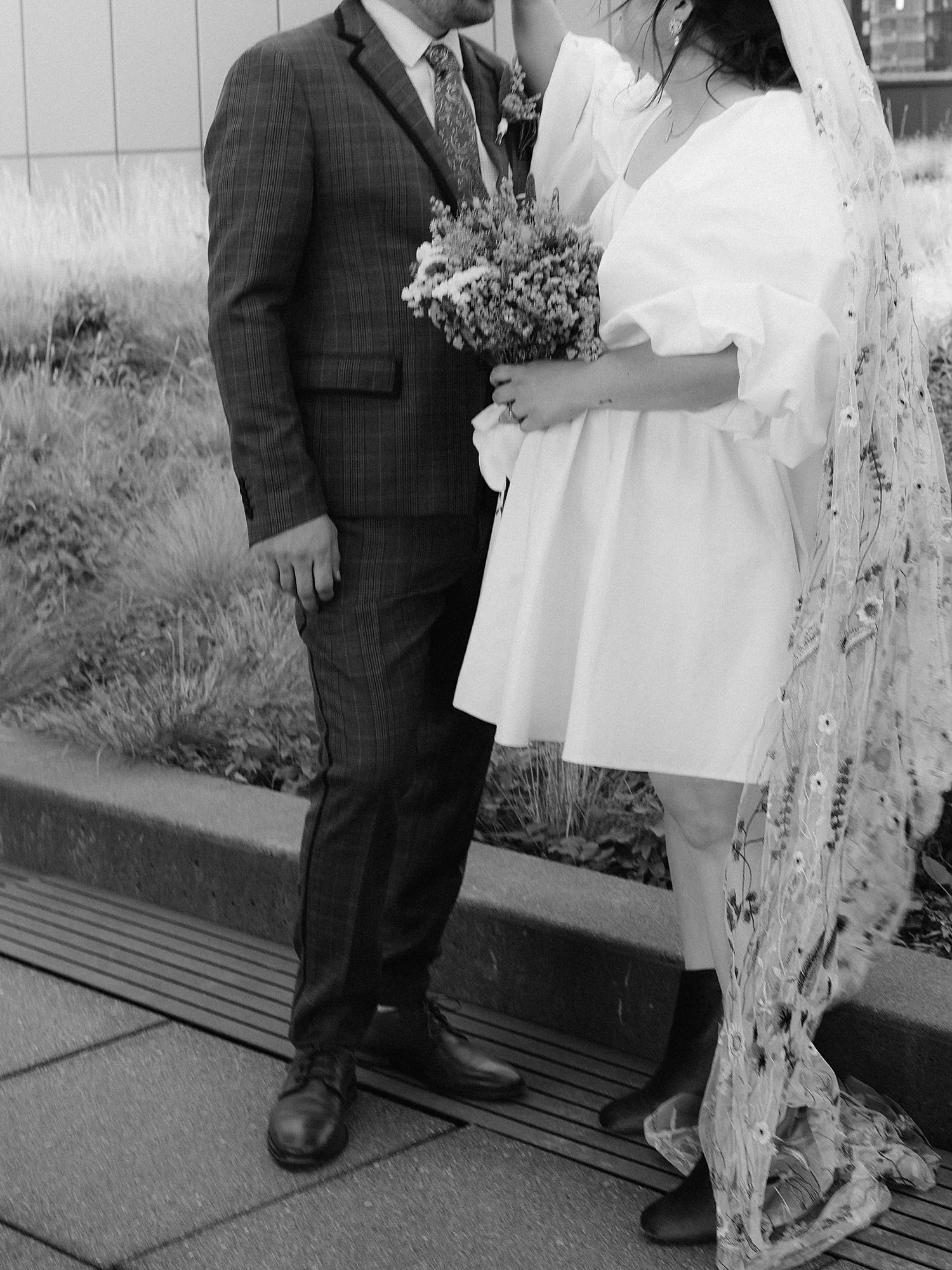 Intimate Seattle Courthouse Wedding with Super8 - Sara Welch ...