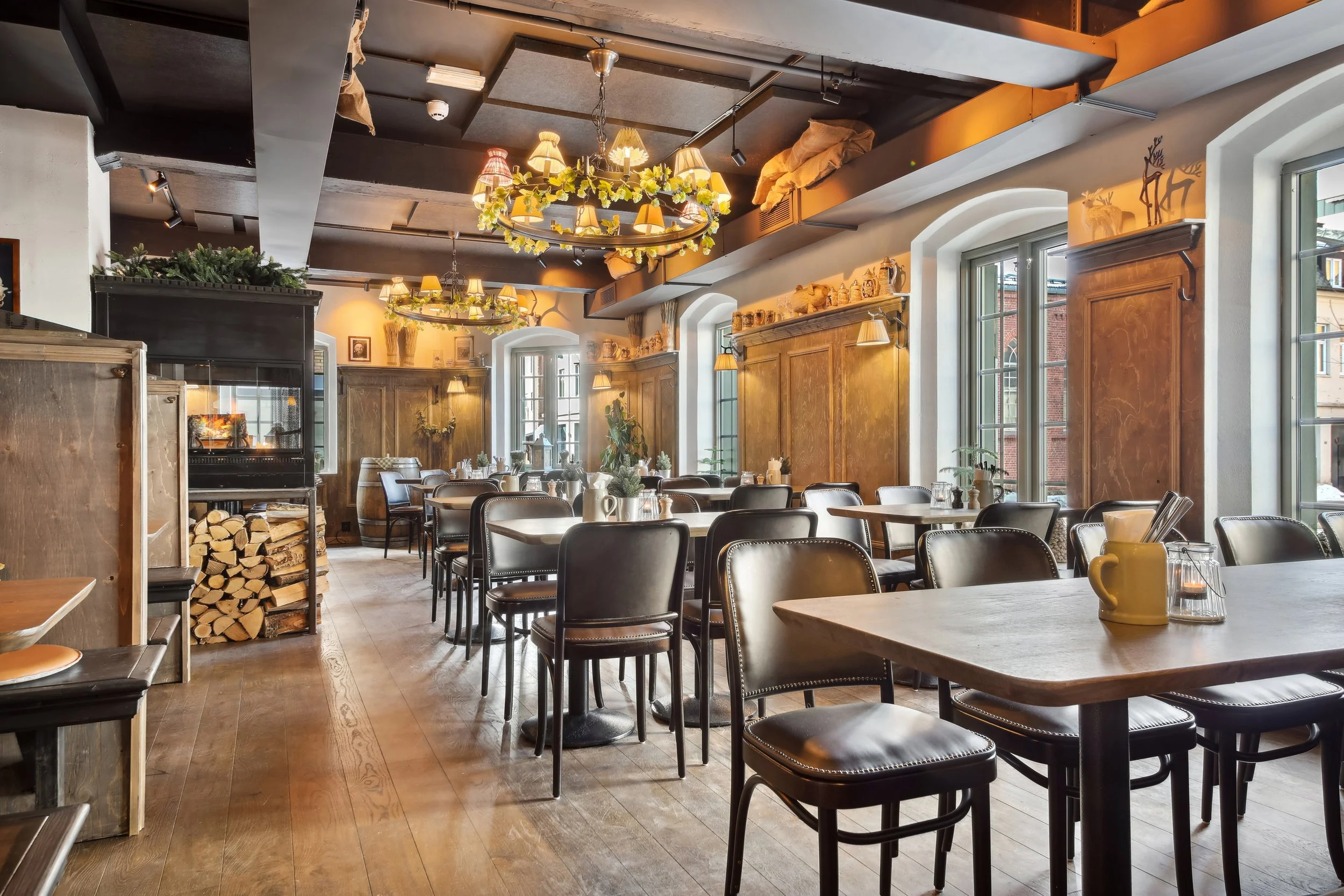 Galleri Drammen — Alpenhaus Restaurant og Bar