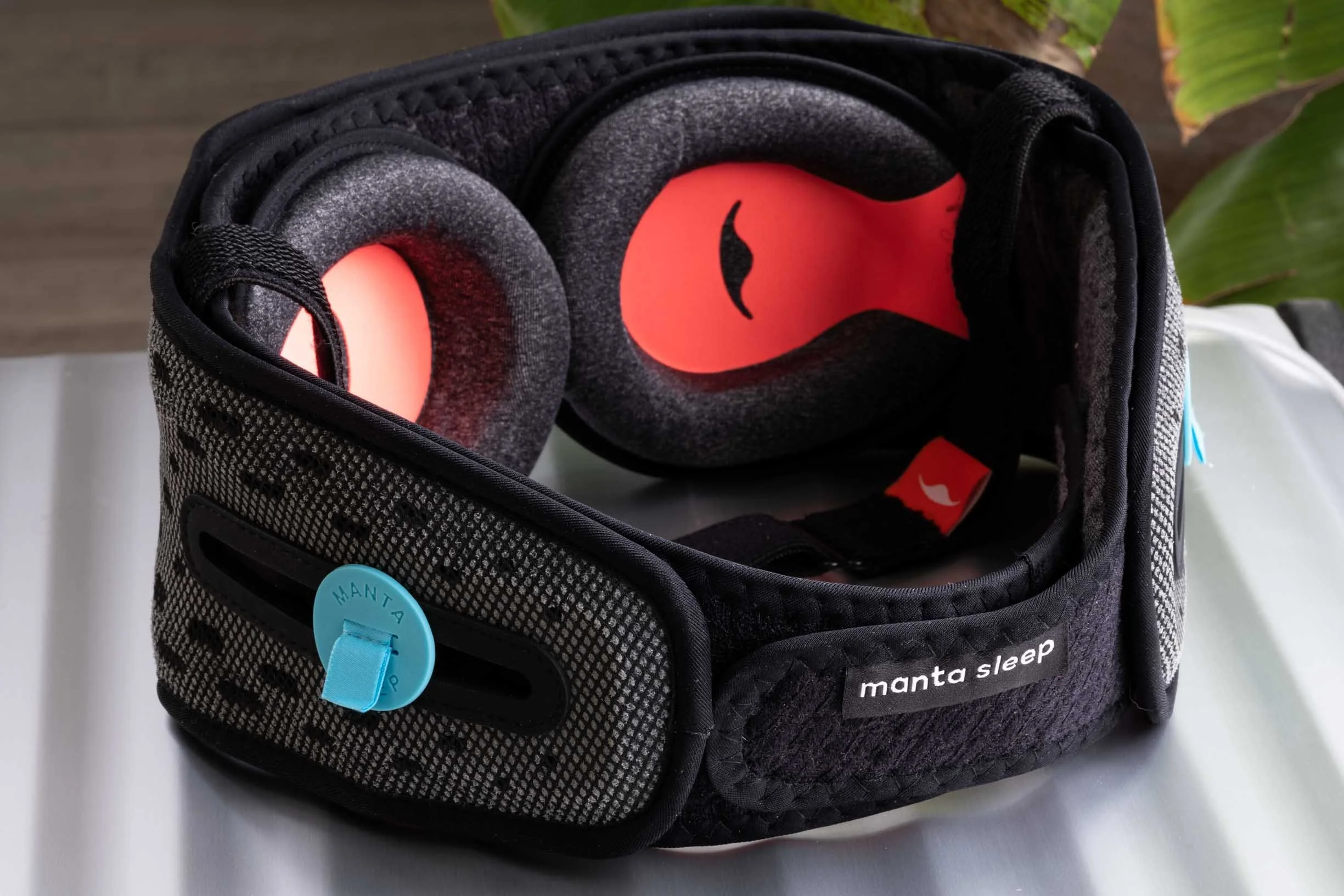 The Manta Sound: A Detailed Travel Sleep Mask Review — Signed Sojourner