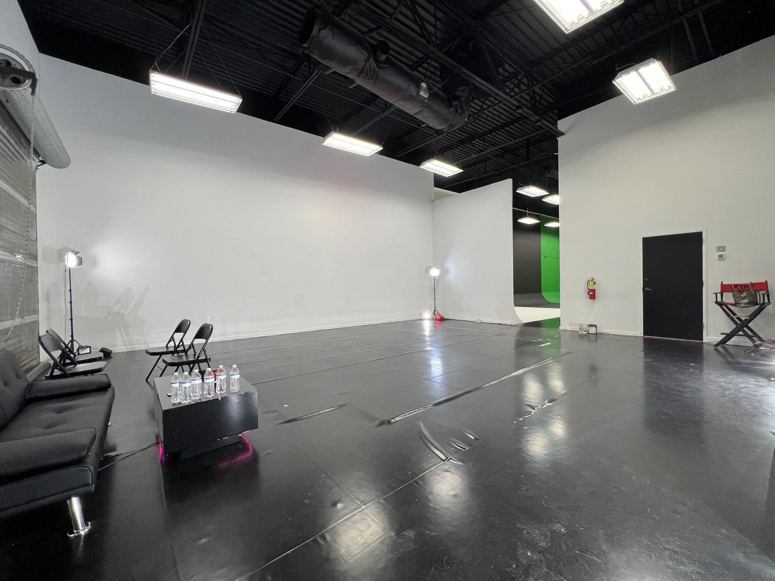 Dance Studio Rehearsal Space — KIKI KASTINGS ENTERTAINMENT STUDIOZ