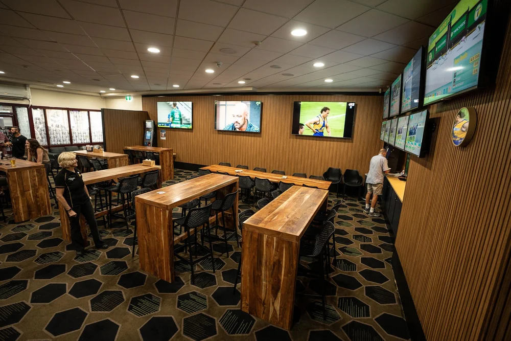 Sports Bar — The Recky