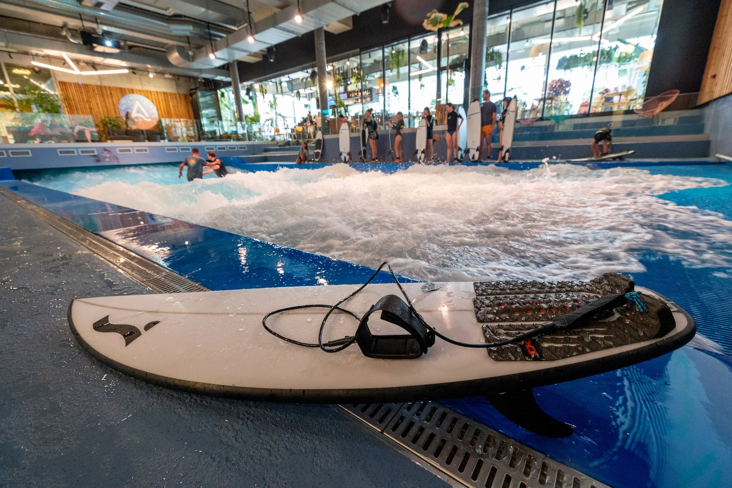 Die Poolboards von Semente — OANA - Indoor Surfing Schweiz
