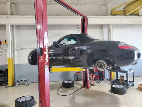 Hoist House DIY Automotive Shop