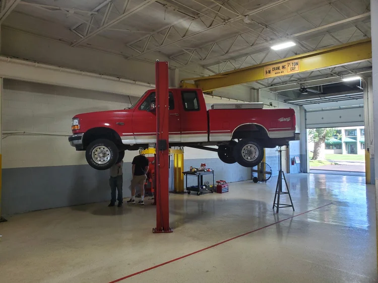 Hoist House DIY Automotive Shop