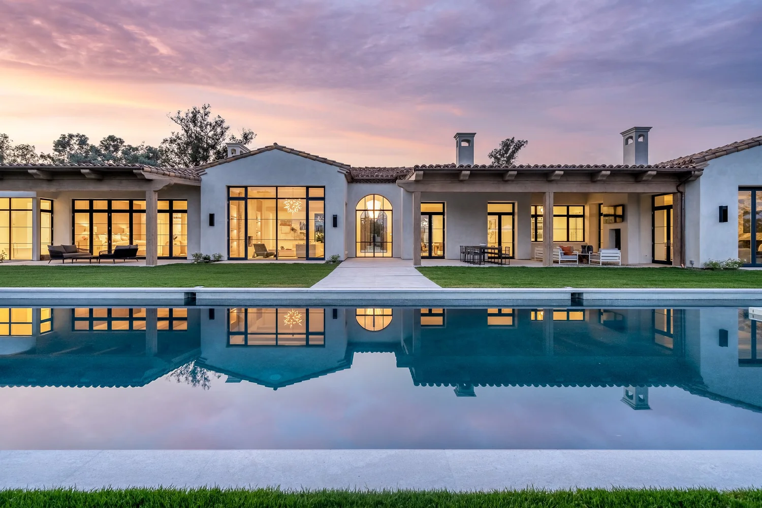 Laura Barry & Jim Graves Luxury Estates