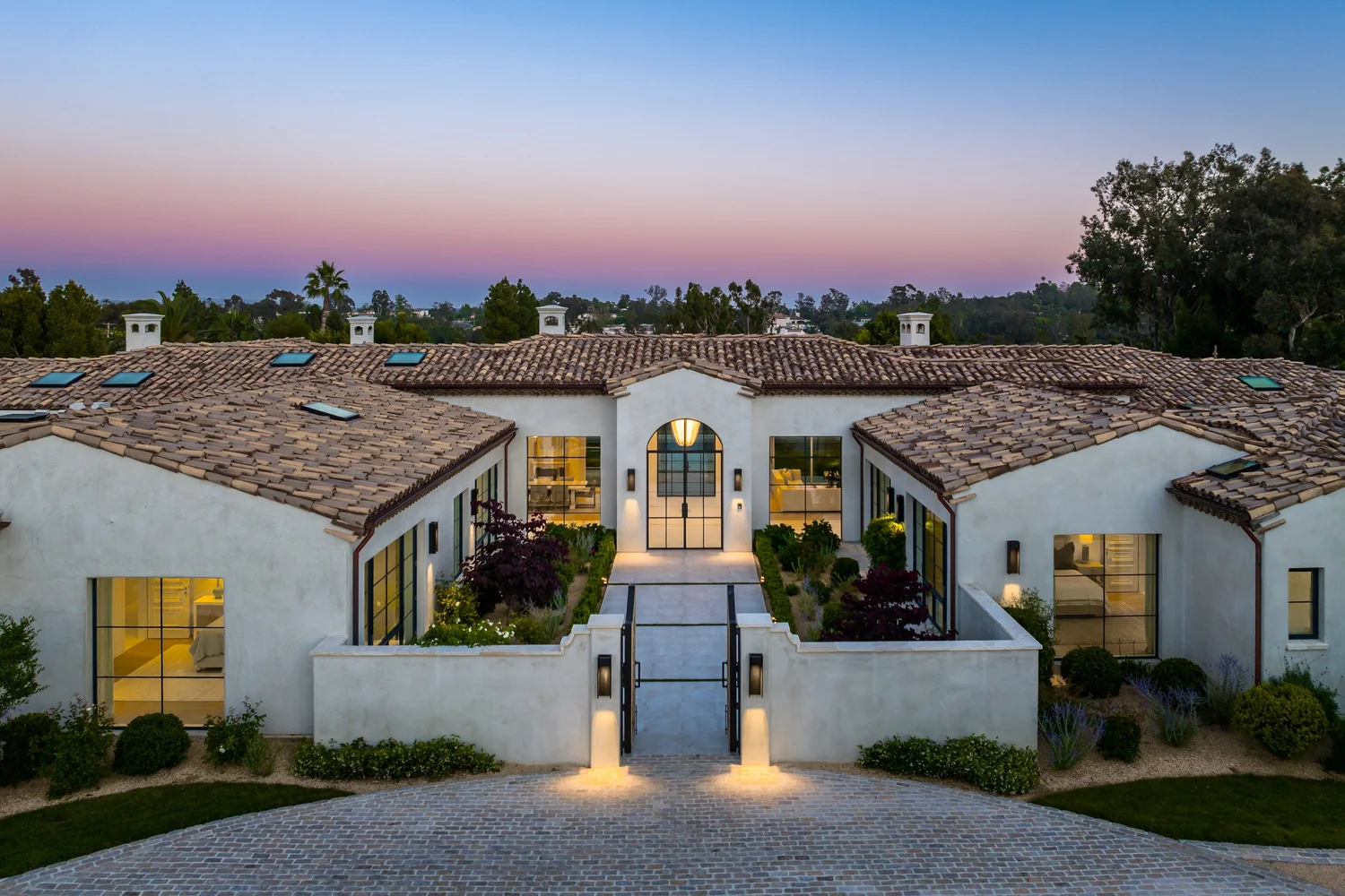 Laura Barry & Jim Graves Luxury Estates