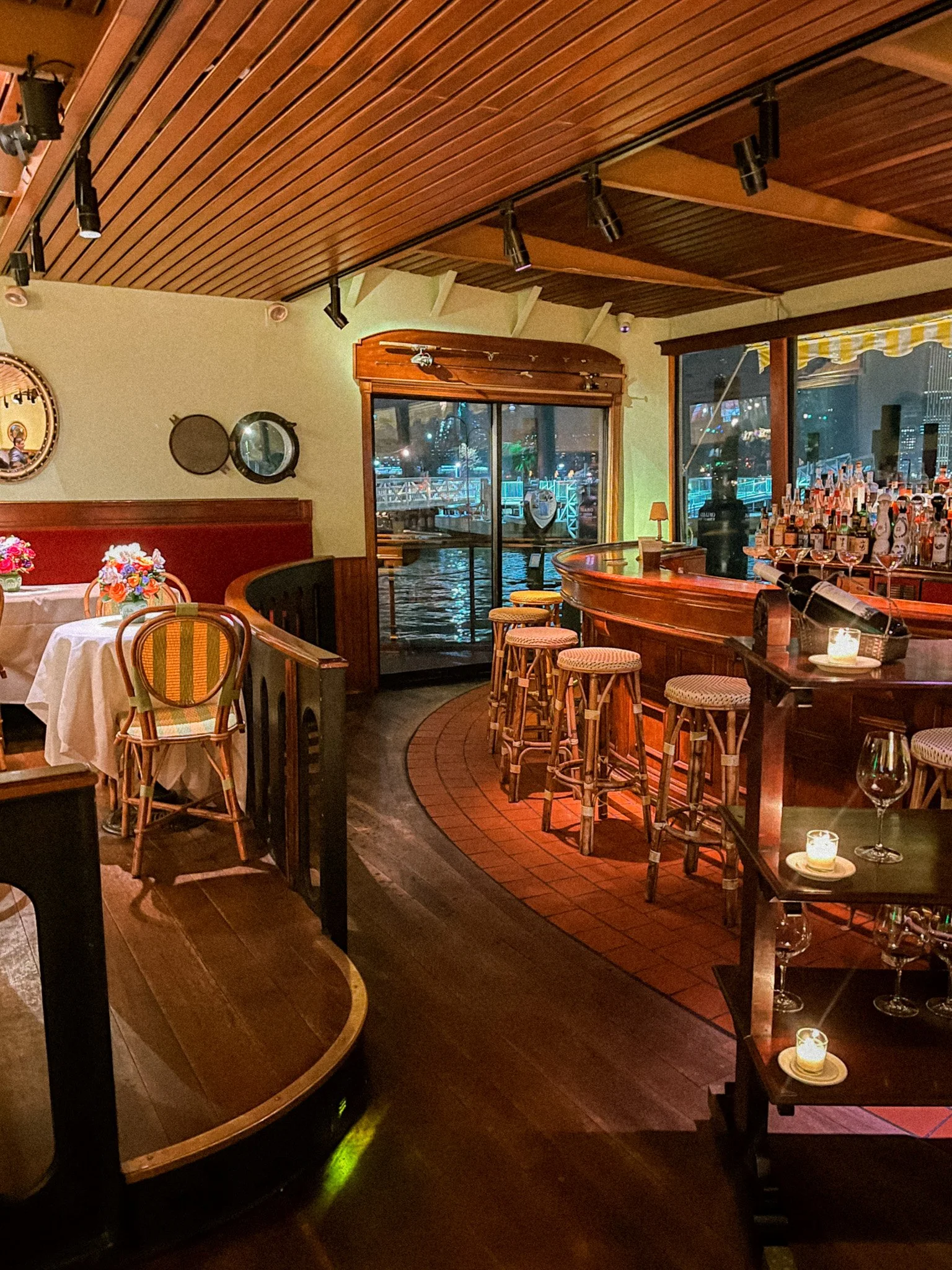 The River Café in Brooklyn ⋮ EVERLASTYING