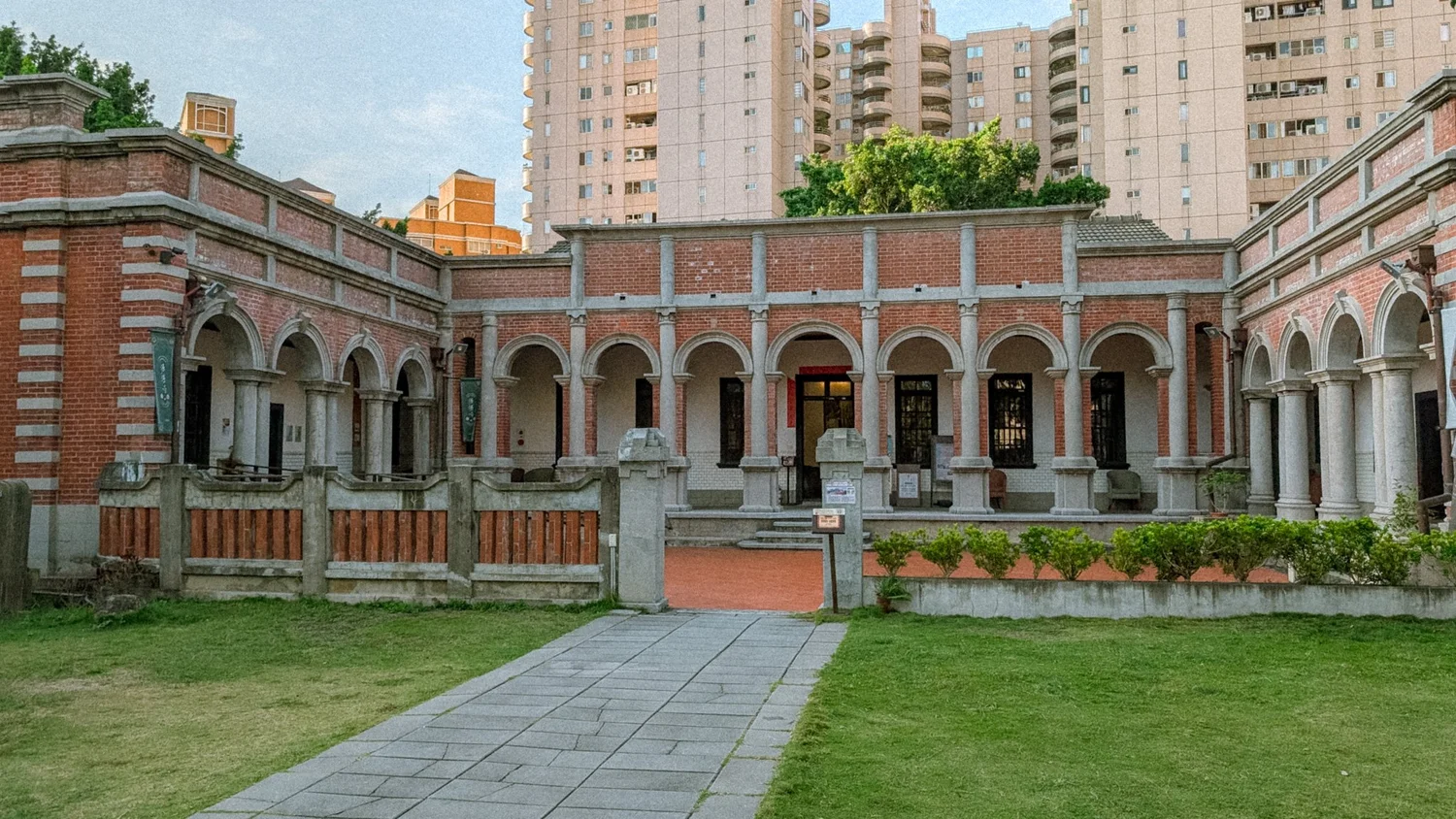 【台中 一德洋樓】Yide Mansion in Taichung, Taiwan ⋮ EVERLASTYING