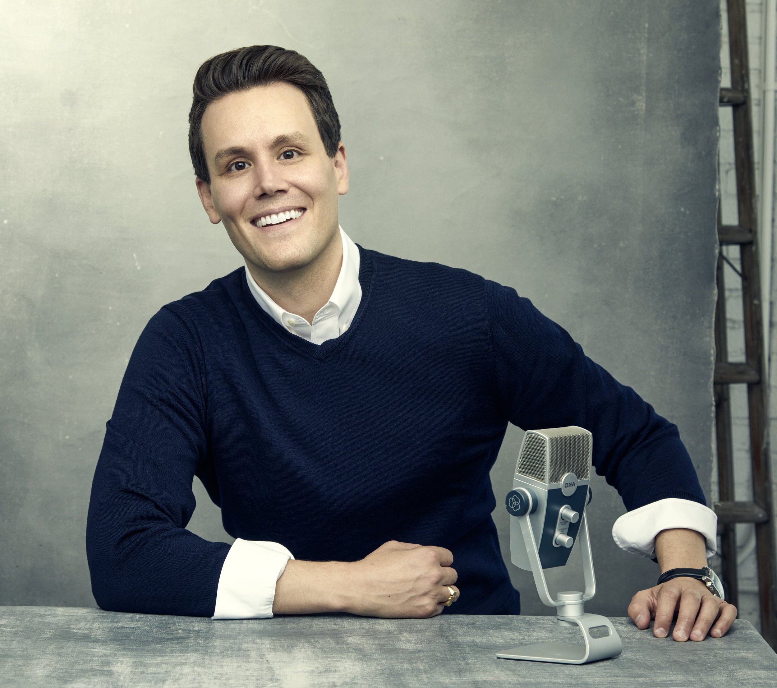 Matthew Hoffman Love Island | Narrator of Love Island USA