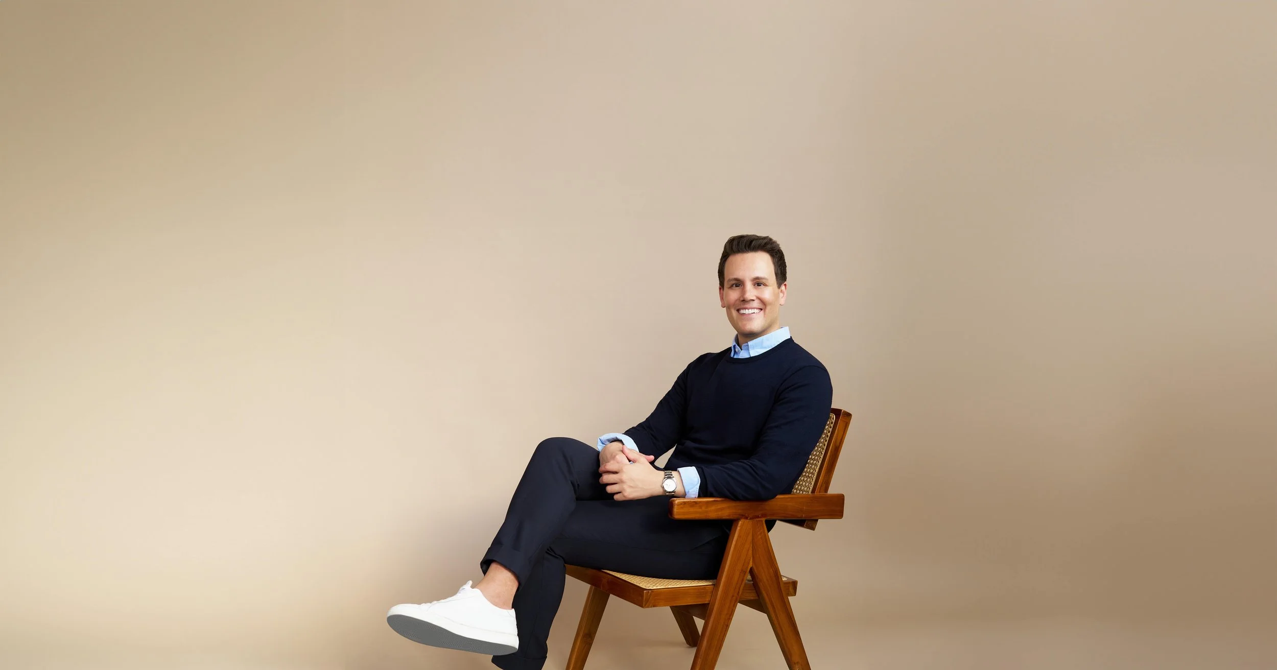 Matthew Hoffman Love Island | Narrator of Love Island USA