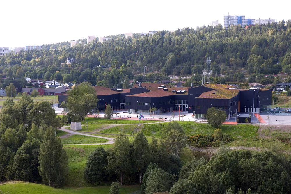 Rommen skole og kultursenter — ostengen bergo