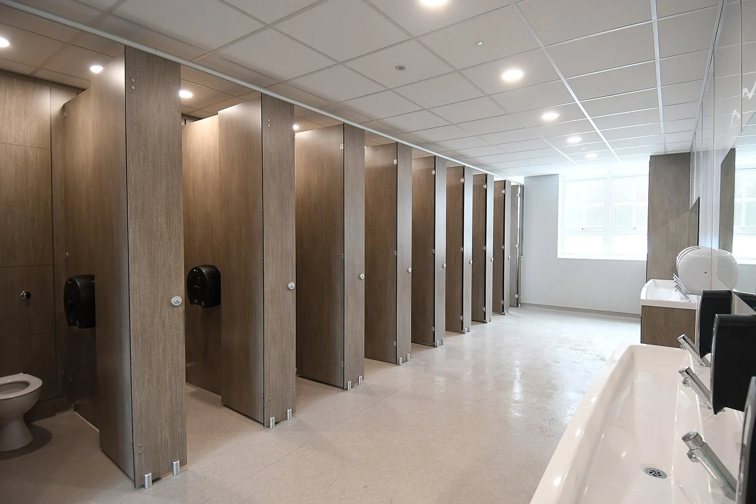 What is the correct workplace toilet ratio and why? — Cr8tive Washrooms