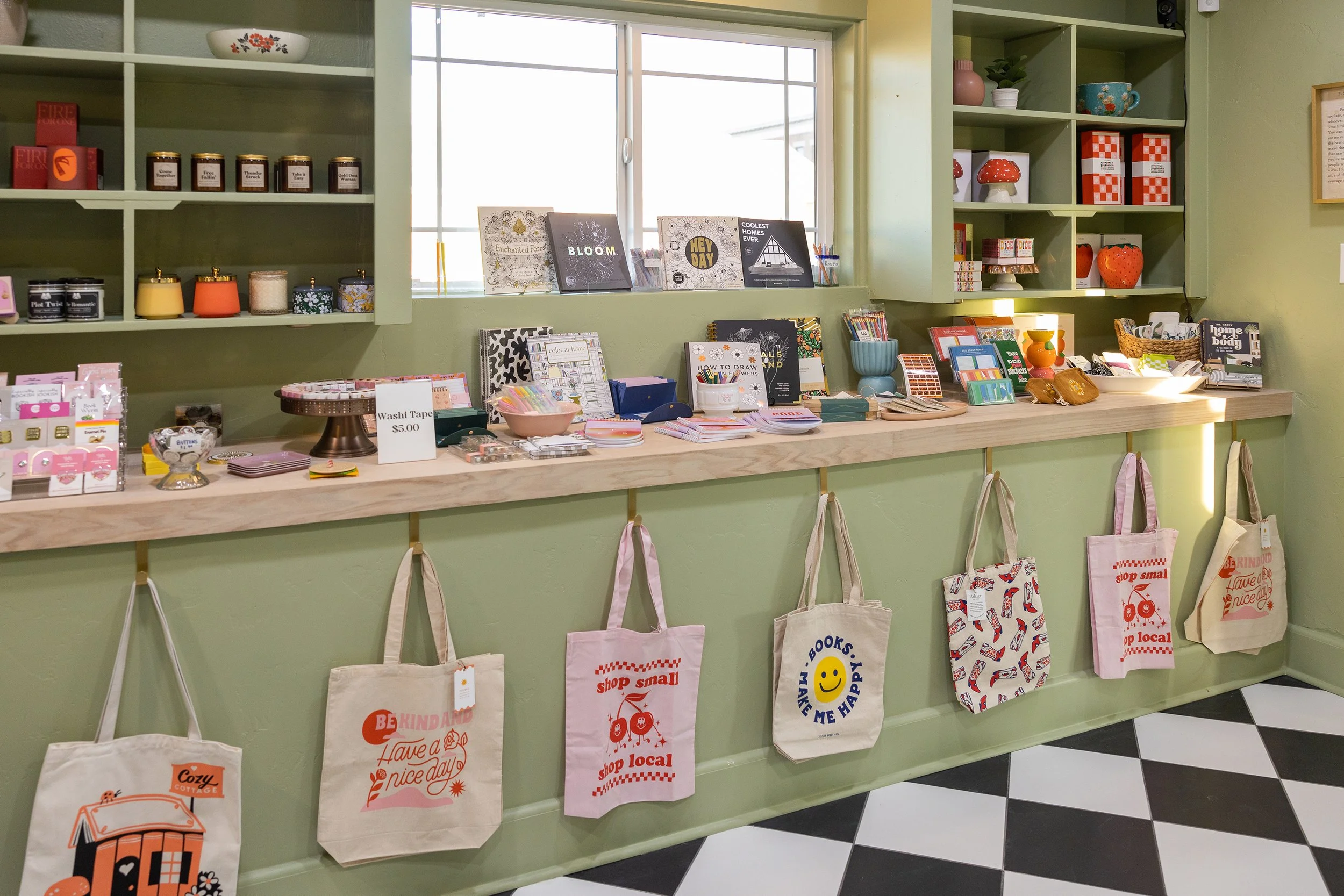 General 4 — Poppy Book & Gifts