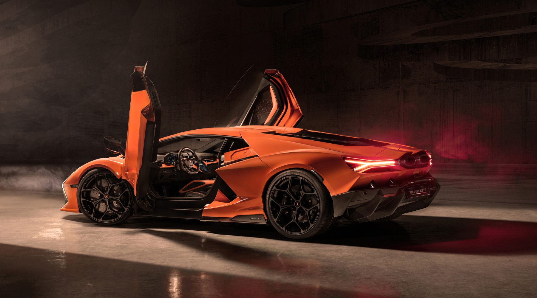 Lamborghini Revuelto, el primer superdeportivo híbrido V12 HPEV — Q8 ...