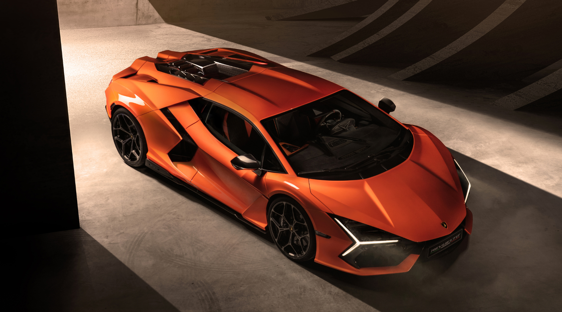 Lamborghini Revuelto, el primer superdeportivo híbrido V12 HPEV — Q8 ...