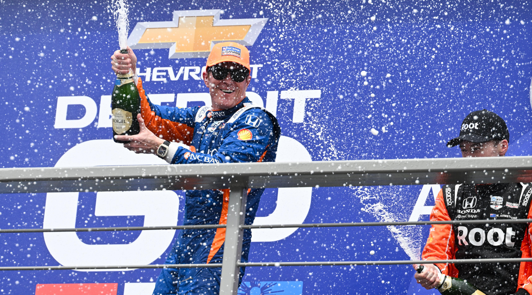Scott Dixon gana en las caóticas calles de Detroit — Q8 Magazine