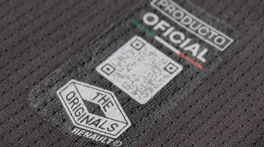 Esta colaboración de moda entre Renault y Charly hace historia — Q8 ...